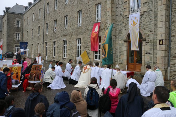 Consécration des camps Saint Vincent Ferrier - Diocèse de Vannes
