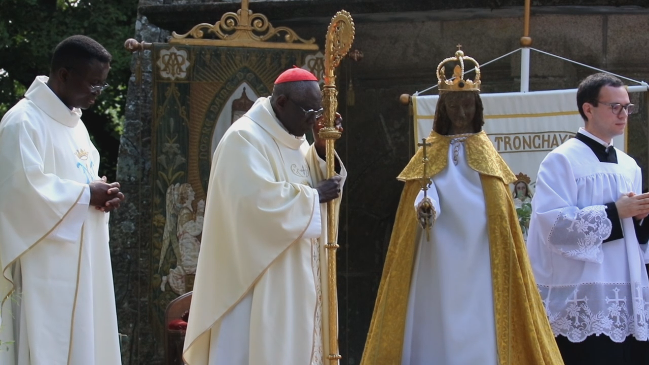 Rochefort : Le Grand Pardon de Notre-Dame présidé par le Cardinal Sarah ...